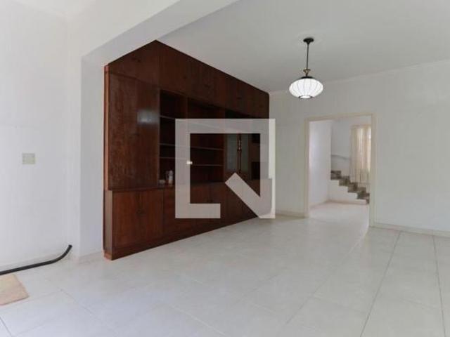 Casa à Venda Água Fria, 4 Quartos, 193 m2