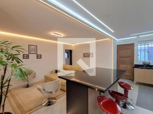 Casa à Venda Água Fria, 4 Quartos, 200 m2