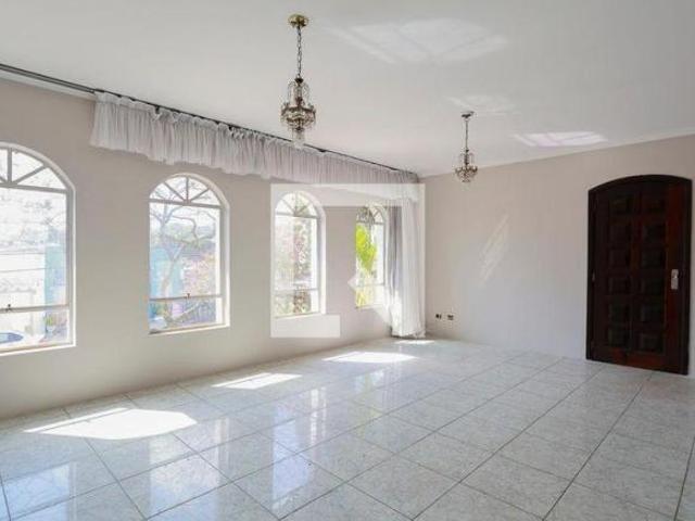 Casa à Venda Água Fria, 4 Quartos, 227 m2
