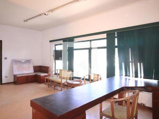 Casa à Venda Água Fria, 4 Quartos, 240 m2