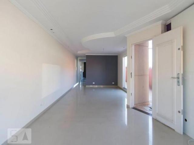 Casa à Venda Água Fria, 4 Quartos, 245 m2