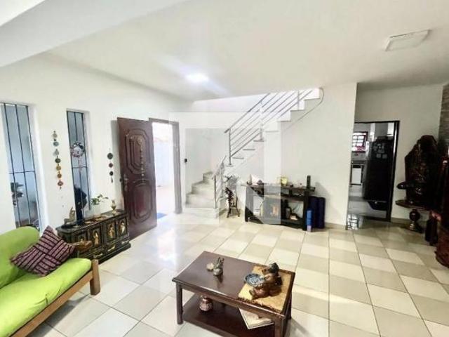 Casa à Venda Água Fria, 4 Quartos, 250 m2