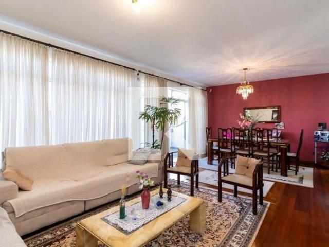 Casa à Venda Água Fria, 4 Quartos, 250 m2