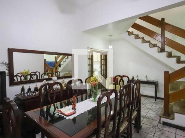 Casa à Venda Água Fria, 4 Quartos, 276 m2