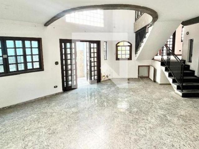 Casa à Venda Água Fria, 4 Quartos, 280 m2