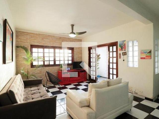 Casa à Venda Água Fria, 4 Quartos, 300 m2