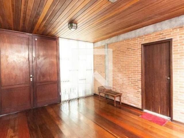 Casa à Venda Água Fria, 4 Quartos, 300 m2