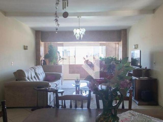 Casa à Venda Água Fria, 4 Quartos, 350 m2