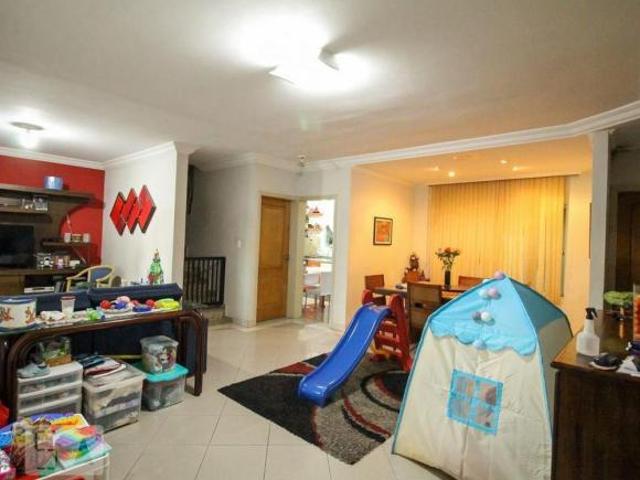 Casa à Venda Água Fria, 5 Quartos, 300 m2
