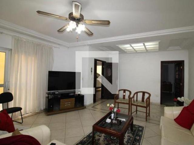 Casa à Venda Água Fria, 5 Quartos, 320 m2