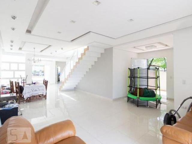 Casa à Venda Água Fria, 8 Quartos, 700 m2
