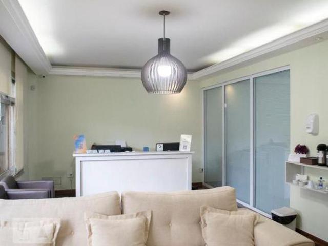 Casa à Venda Água Fria, 8 Quartos, 300 m2