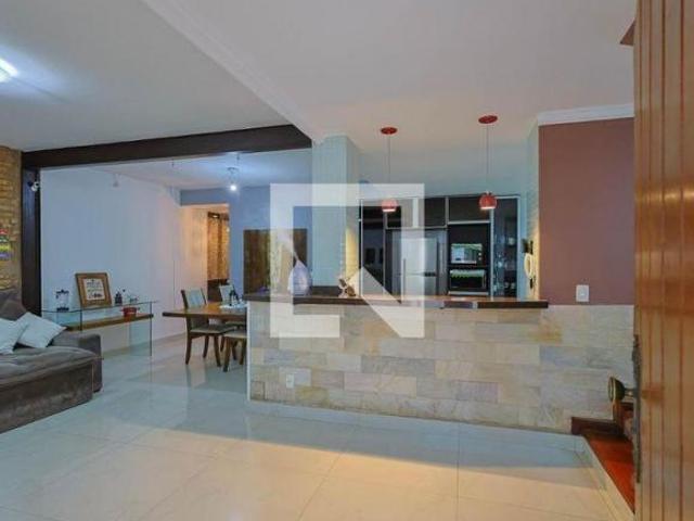 Casa à Venda Alto Caiçaras, 3 Quartos, 300 m² Belo Horizonte