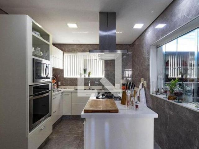 Casa à Venda Alto da Lapa, 3 Quartos, 375 m² São Paulo