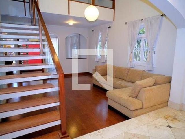 Casa à Venda Alto de Pinheiros, 3 Quartos, 360 m2