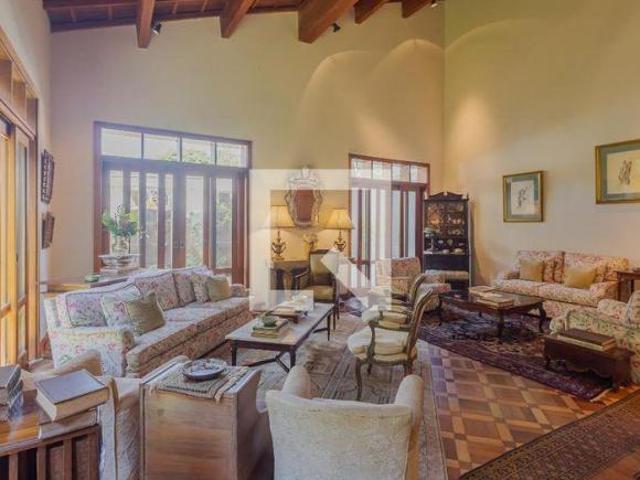 Casa à Venda Alto de Pinheiros, 3 Quartos, 600 m2
