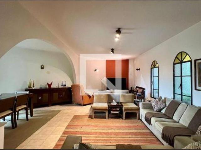 Casa à Venda Alto de Pinheiros, 4 Quartos, 275 m2