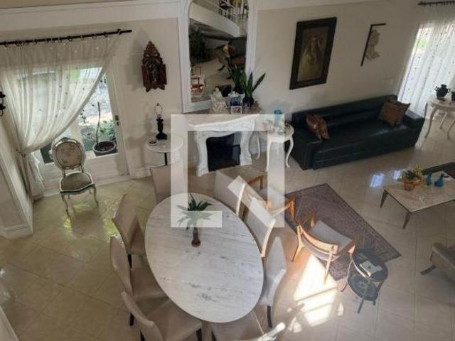 Casa à Venda Alto de Pinheiros, 4 Quartos, 357 m2