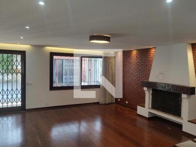 Casa à Venda Alto de Pinheiros, 4 Quartos, 440 m2
