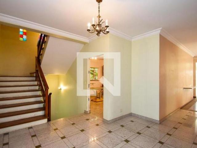 Casa à Venda Alto de Pinheiros, 4 Quartos, 651 m2