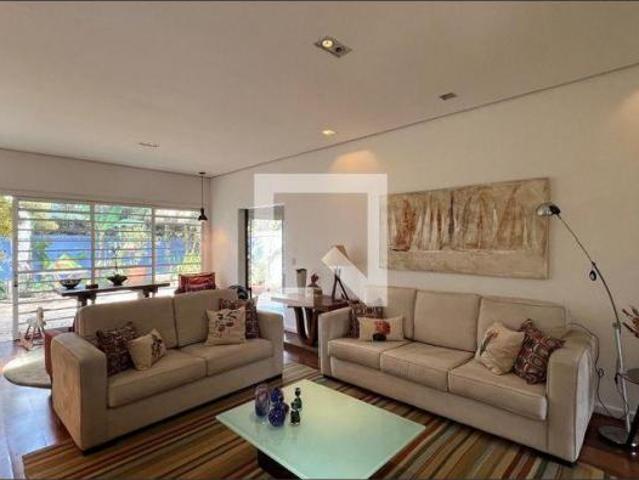 Casa à Venda Alto de Pinheiros, 5 Quartos, 230 m2