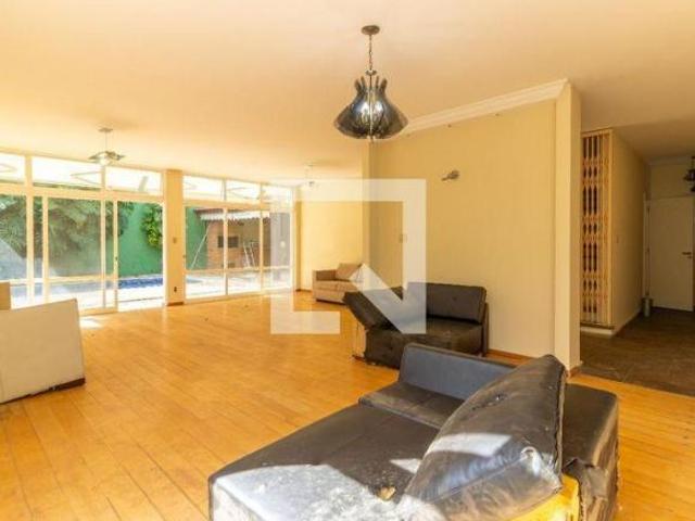 Casa à Venda Alto de Pinheiros, 5 Quartos, 700 m2