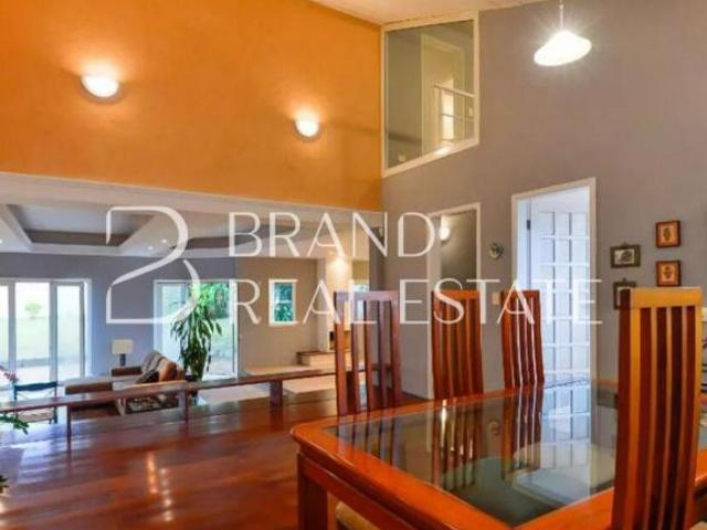 Casa à Venda Alto de Pinheiros com 304 m², 4 quartos e 4 vagas