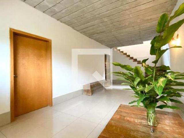 Casa à Venda Alto dos Pinheiros, 4 Quartos, 400 m² Belo Horizonte