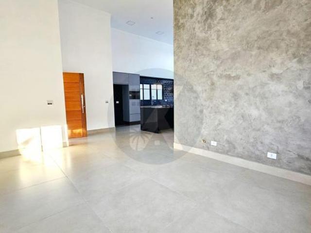 Casa a venda Alto Padrão Bairro Tupy com 3 quartos e piscina