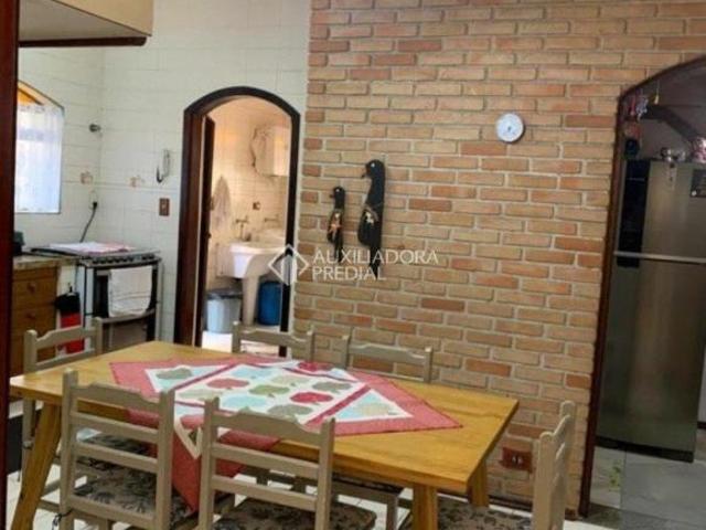 Casa à Venda Alto Padrão | Vila Vitória Mauá/SP 5 Dormitórios | 1 Suíte | 3 Banheiros | 4 Va