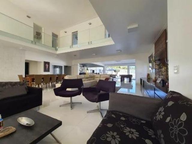 Casa a venda alto padrao em condominio Resedas Itupeva SP