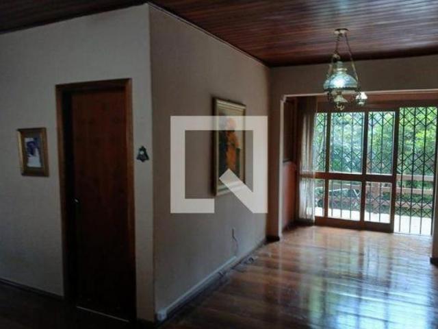 Casa à Venda Alto Petrópolis, 4 Quartos, 400 m² Porto Alegre