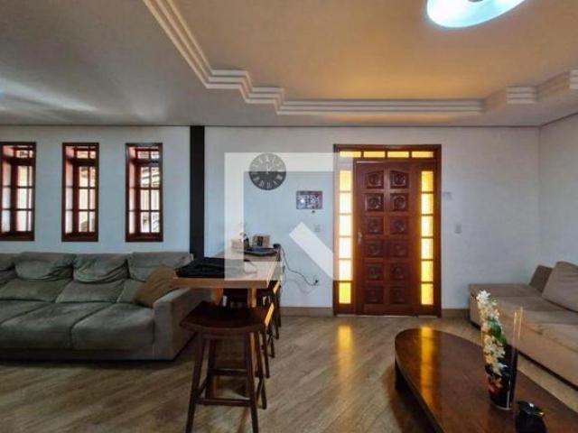Casa à Venda Alvorada, 4 Quartos, 360 m² Contagem