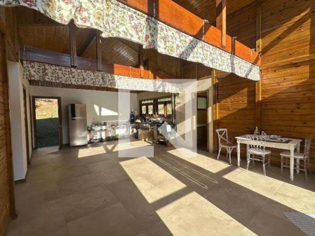 Casa à Venda Aldeia da Serra, 2 Quartos, 1000 m2