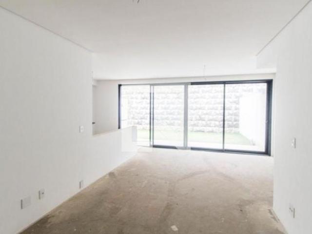 Casa à Venda Alphaville, 4 Quartos, 154 m2
