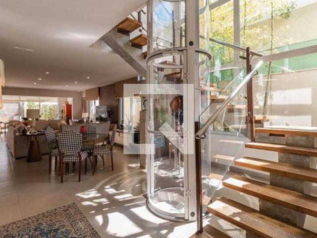 Casa à Venda Alphaville, 4 Quartos, 300 m2