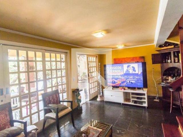 Casa à Venda Alphaville, 4 Quartos, 330 m2