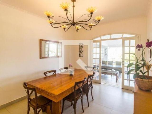 Casa à Venda Alphaville, 4 Quartos, 400 m2