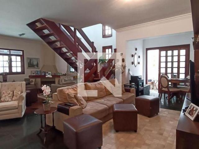 Casa à Venda Alphaville, 4 Quartos, 400 m2