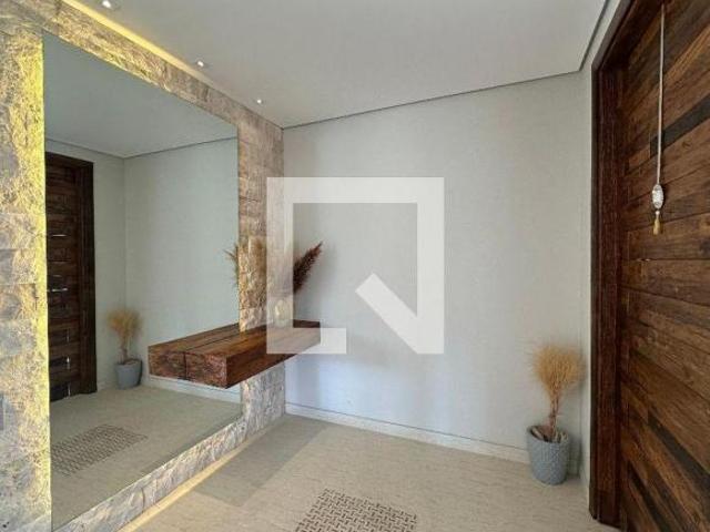 Casa à Venda Alphaville, 4 Quartos, 472 m2