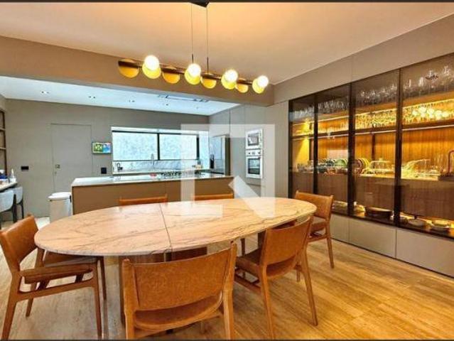 Casa à Venda Alphaville, 4 Quartos, 500 m2