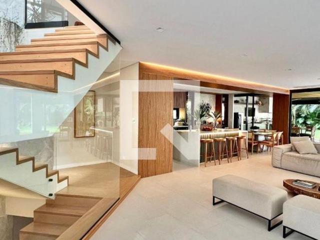 Casa à Venda Alphaville, 4 Quartos, 500 m2