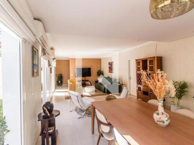 Casa à Venda Alphaville, 4 Quartos, 570 m2