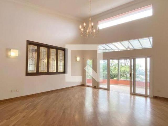 Casa à Venda Alphaville, 5 Quartos, 1400 m² Santana de Parnaíba