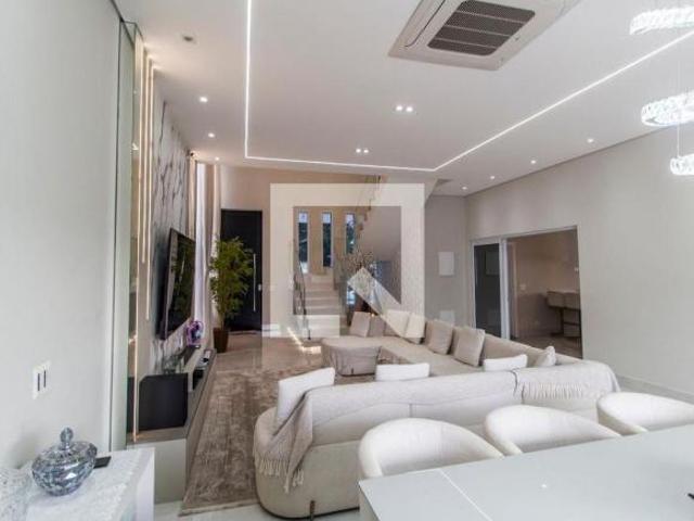 Casa à Venda Alphaville, 5 Quartos, 381 m2