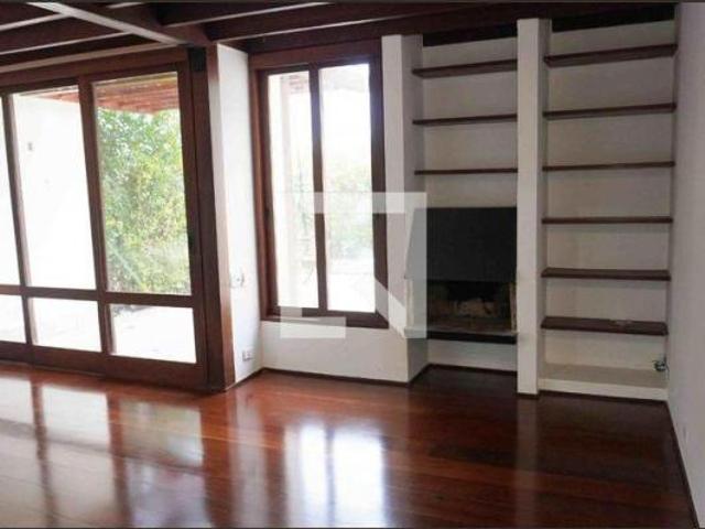 Casa à Venda Alphaville, 2 Quartos, 176 m² Santana de Parnaíba