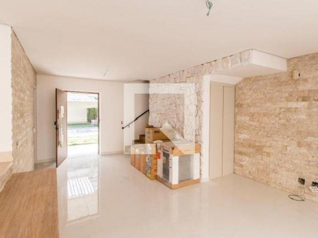 Casa à Venda Alphaville, 3 Quartos, 157 m2