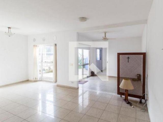 Casa à Venda Alphaville, 3 Quartos, 160 m² Santana de Parnaíba