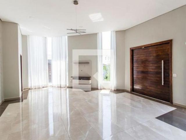 Casa à Venda Alphaville, 3 Quartos, 259 m2