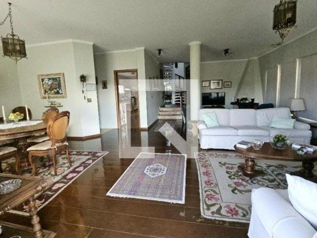Casa à Venda Alphaville, 3 Quartos, 300 m2